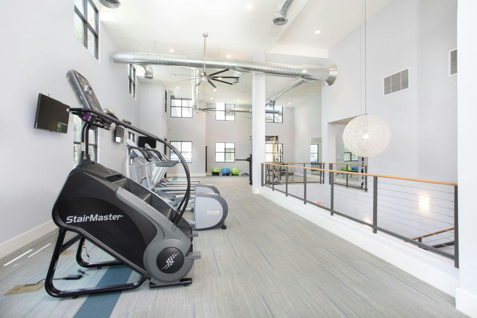 Luxury Apartment Homes | Lakeside Drive in Tempe, AZ