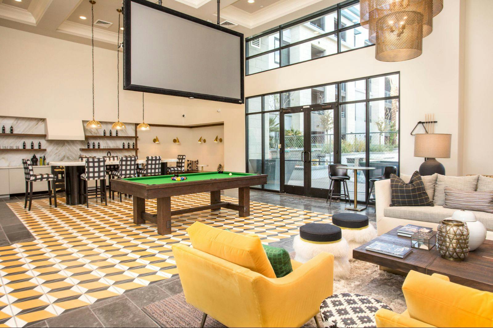 Luxury Apartment Homes | Lakeside Drive in Tempe, AZ