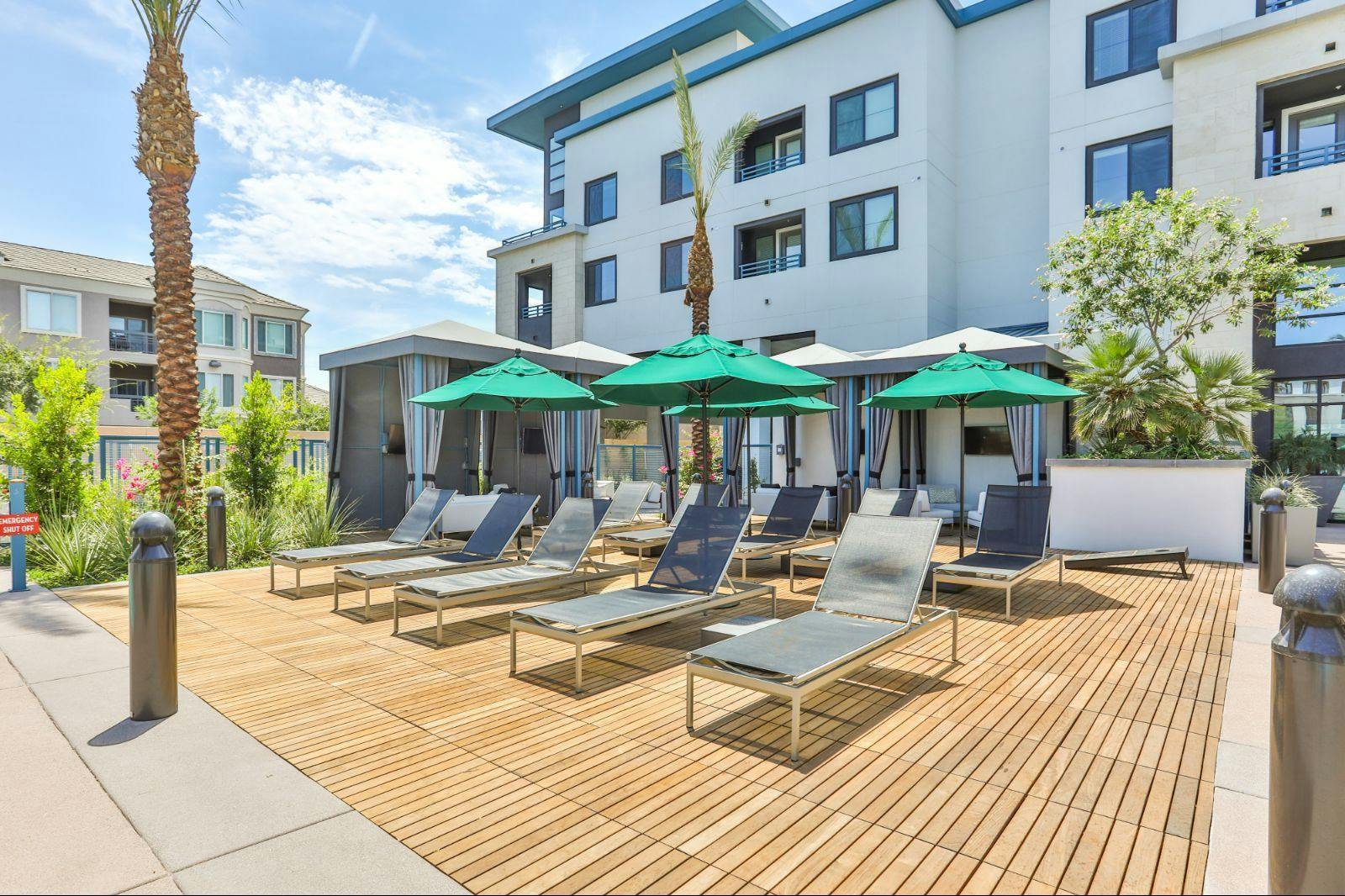 Luxury Apartment Homes | Lakeside Drive in Tempe, AZ