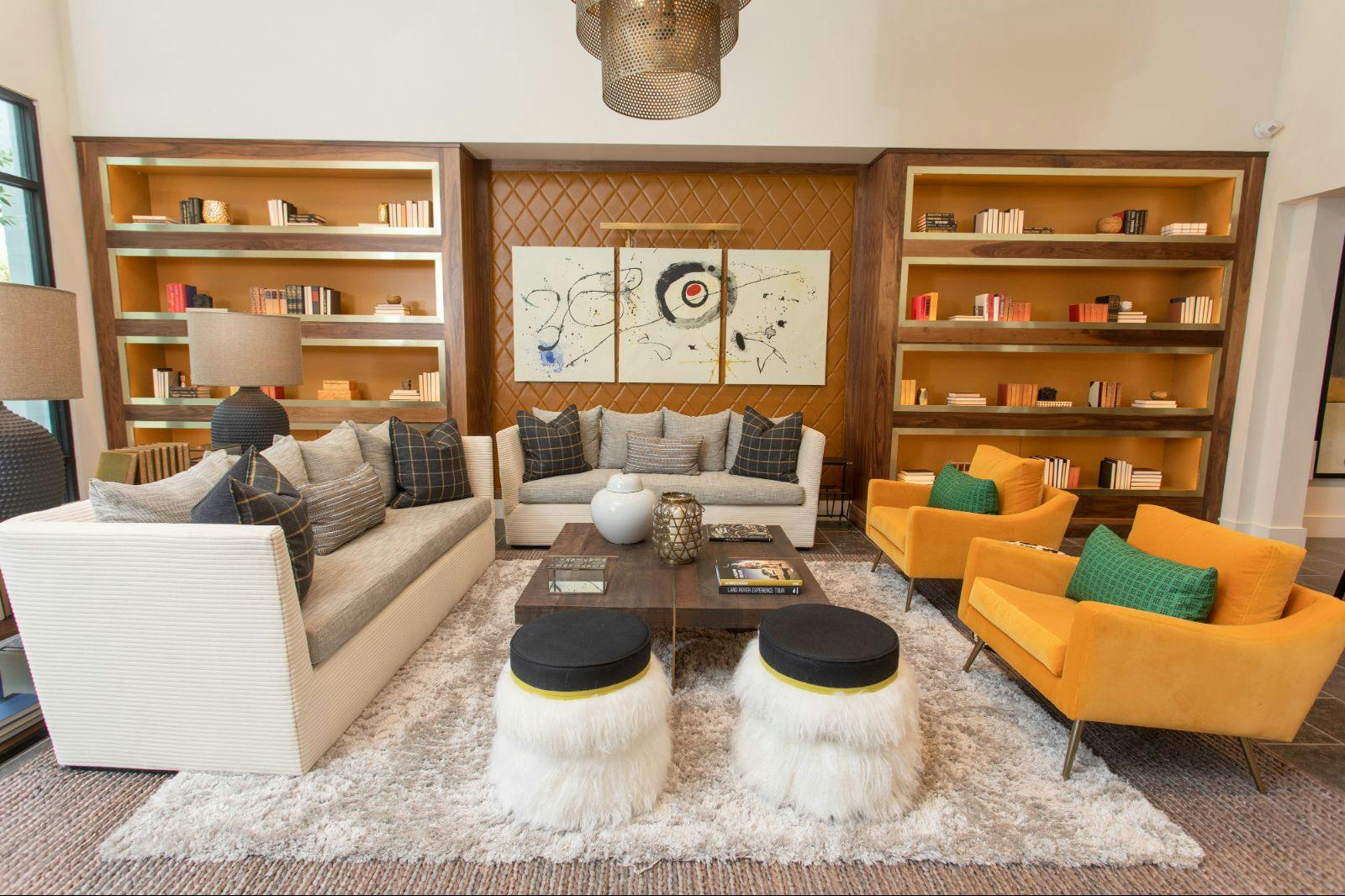 Luxury Apartment Homes | Lakeside Drive in Tempe, AZ